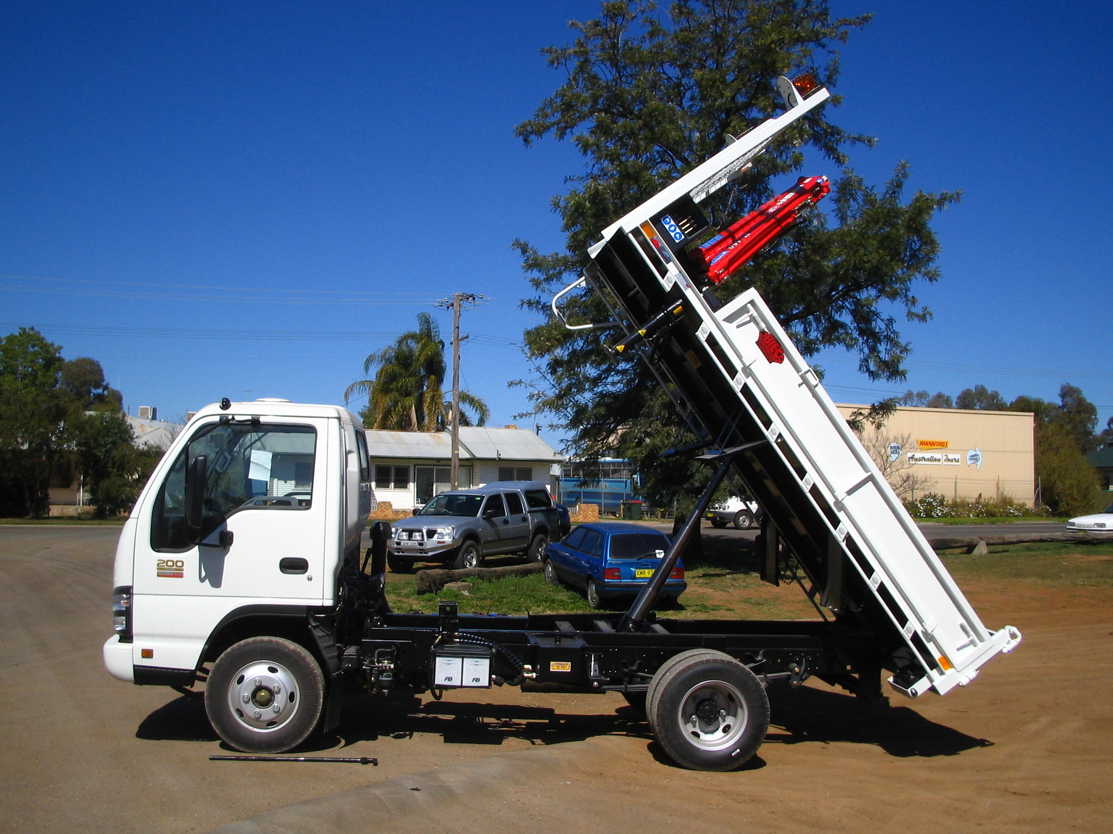 2 to 5 Tonne Payload Tippers | Obieco