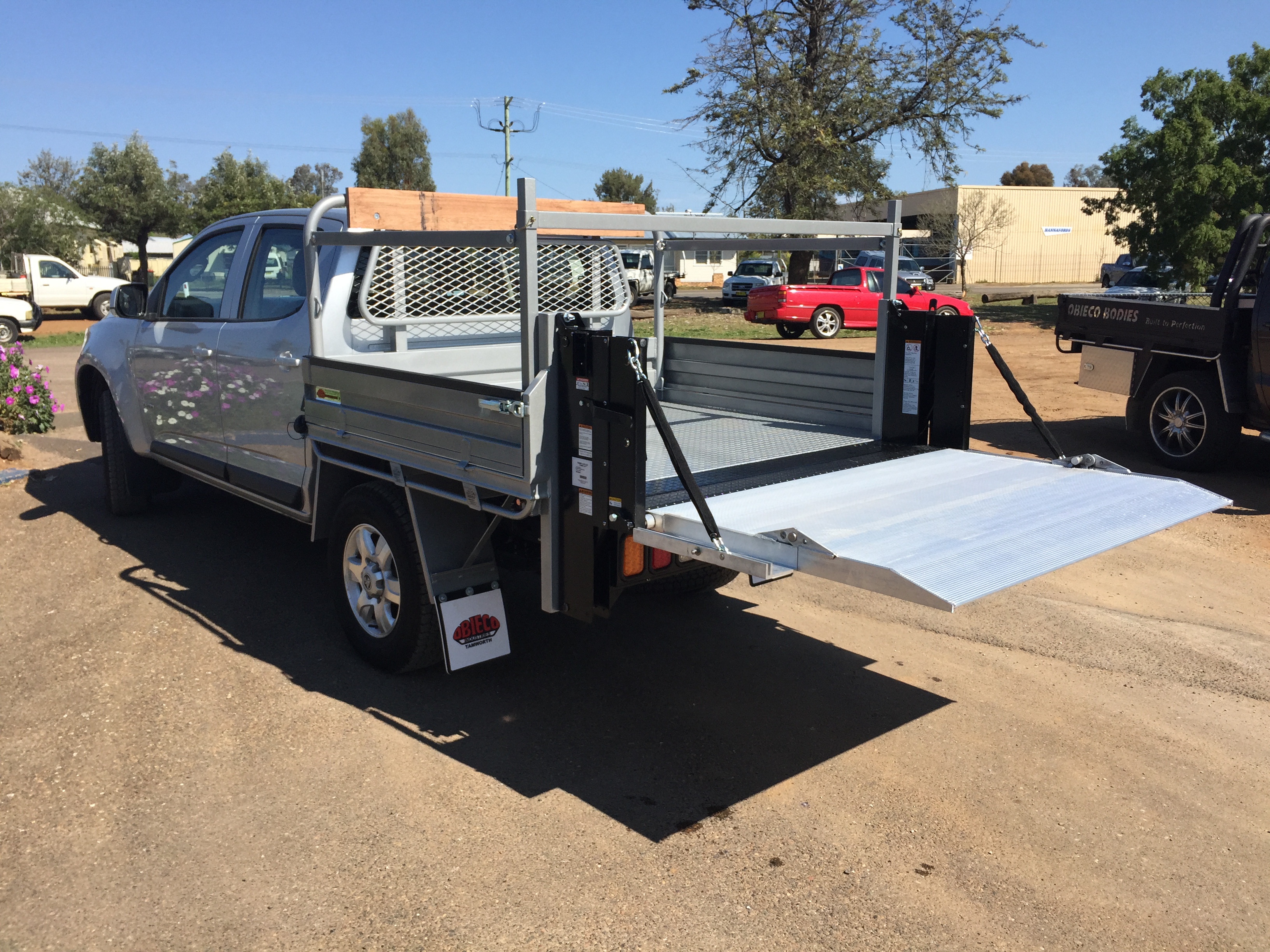 1 Tonner Tommy Gate | Obieco