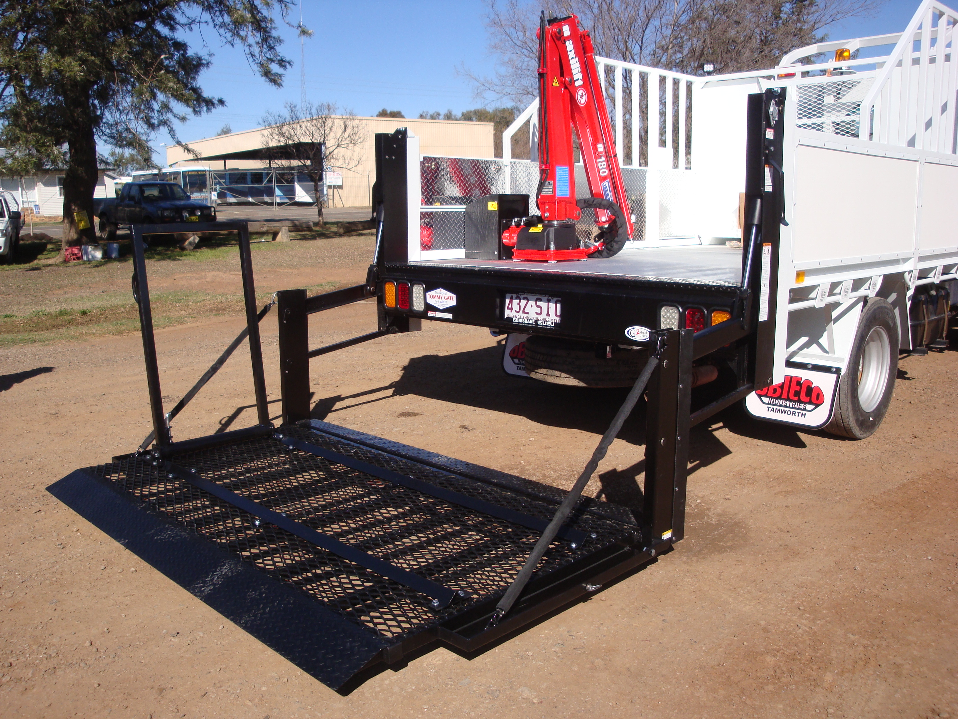 Truck mounted Tommy Gate Tailgate Loaders | Obieco